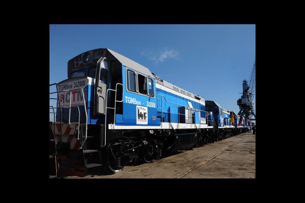 Sinara locos arrive in Cuba | News | Railway Gazette International